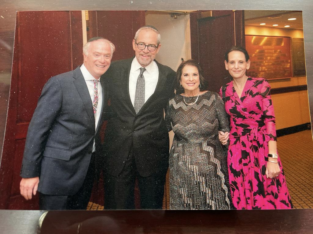 Yitz Grossman Gallery – The Oisvorfer Ruv